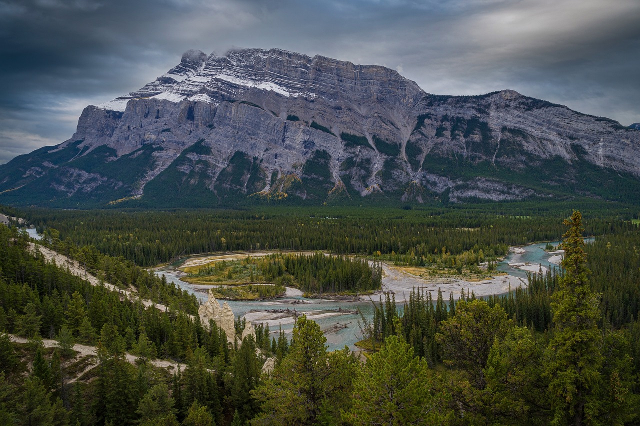 Banff National Park in Spring: Activities, Tips, Weather Guide