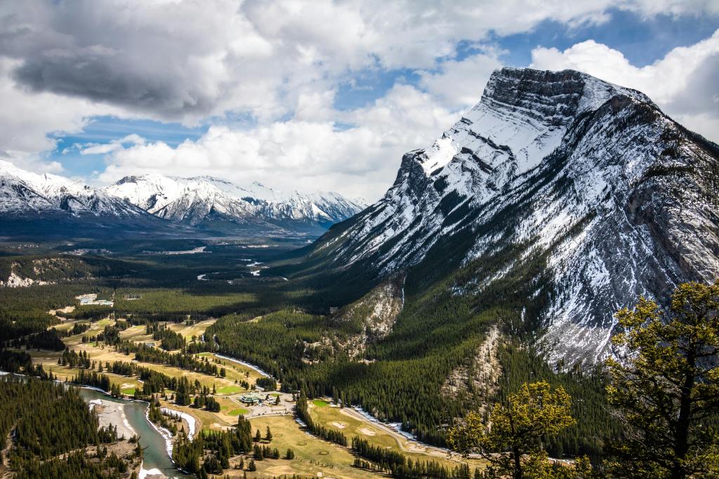 Sustainable Tourism in Banff: How to Explore Banff Responsibly
